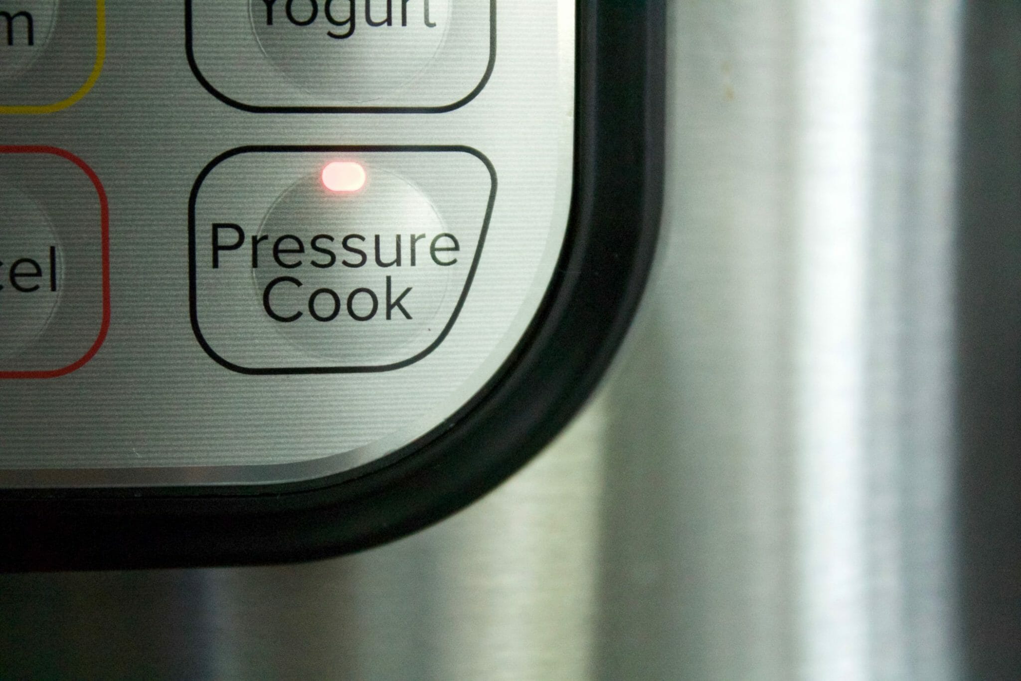 Pressure Cooker Vs Slow Cooker: Differences And Similarities - The Mode Mag