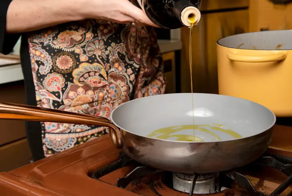 The Best Cooking Oils For Ceramic Pans - The Mode Mag
